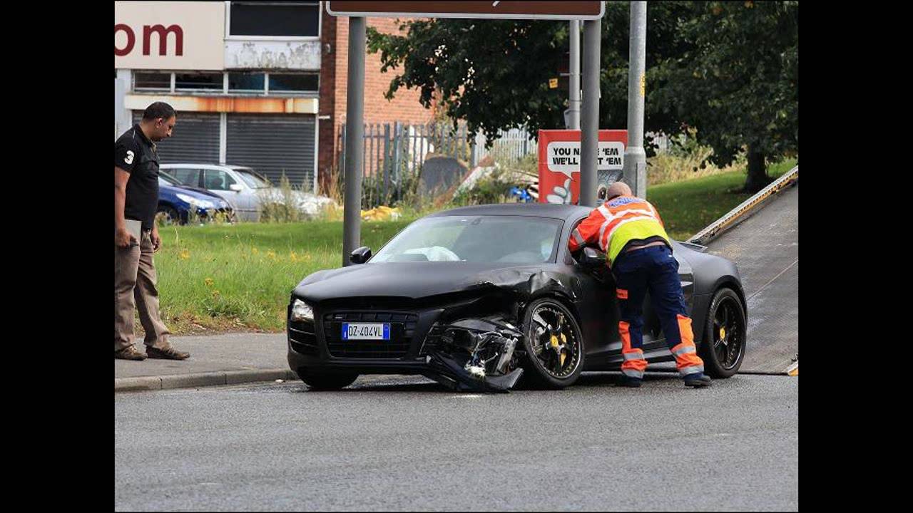 Mario Balotelli car crash accident (Audi R8) - YouTube