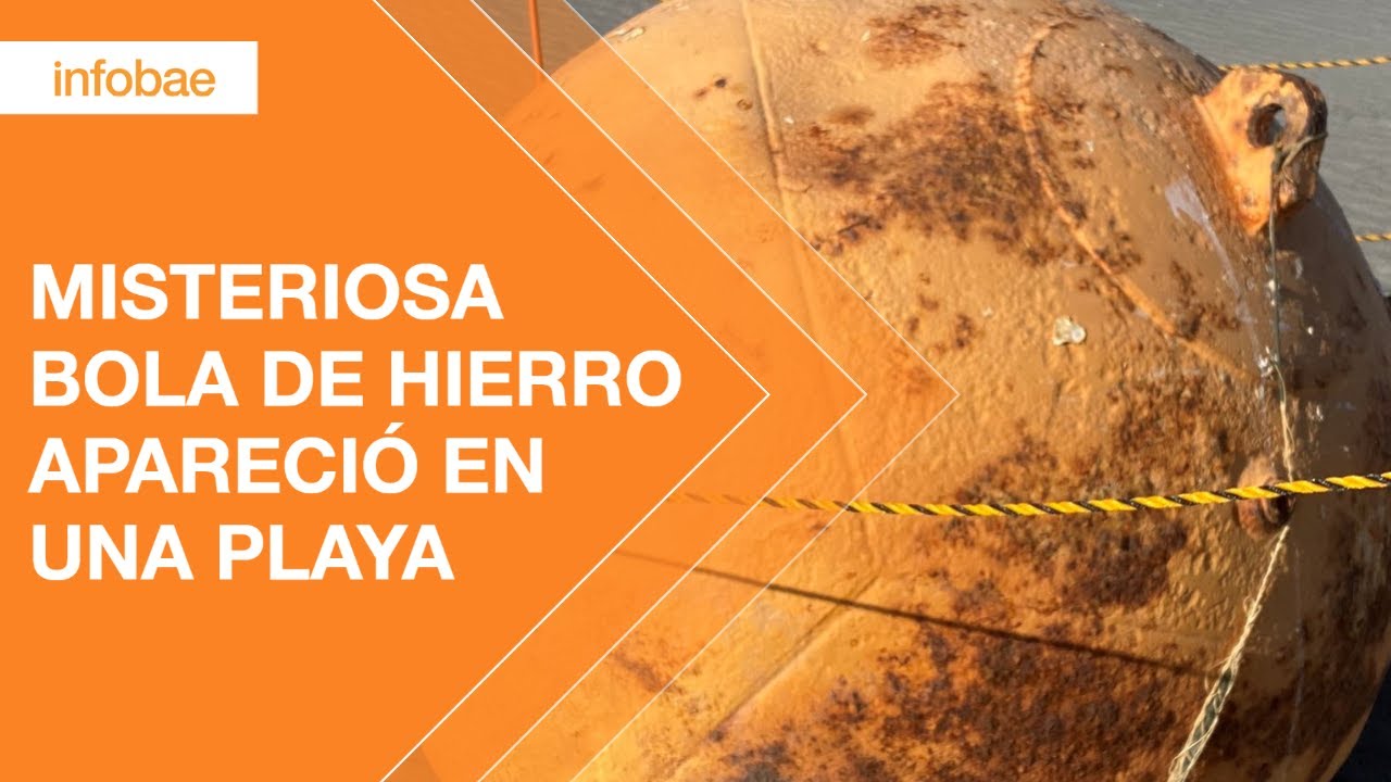 Encontraron una misteriosa bola gigante de hierro en una playa de Japón ...