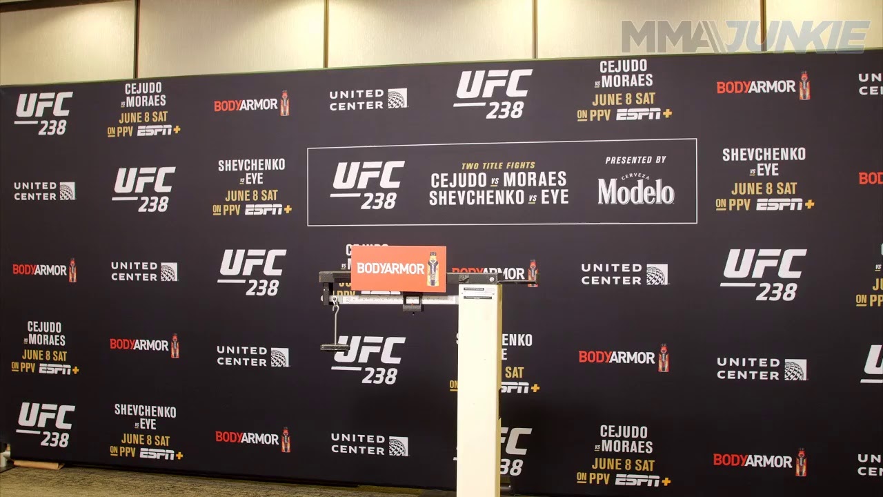 Archive of the UFC 238 official weigh-ins - YouTube