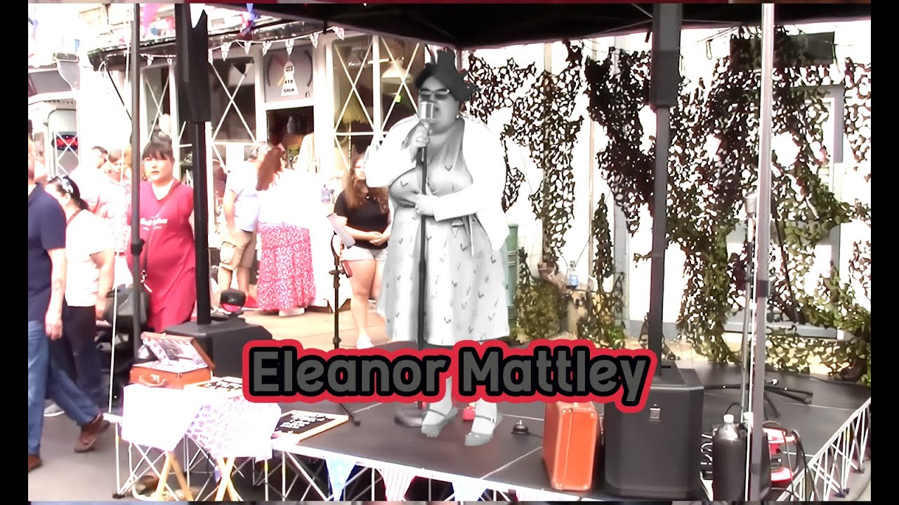 "Leaning On a Lamp Post" Eleanor Mattley Alford 40's Weekend - YouTube