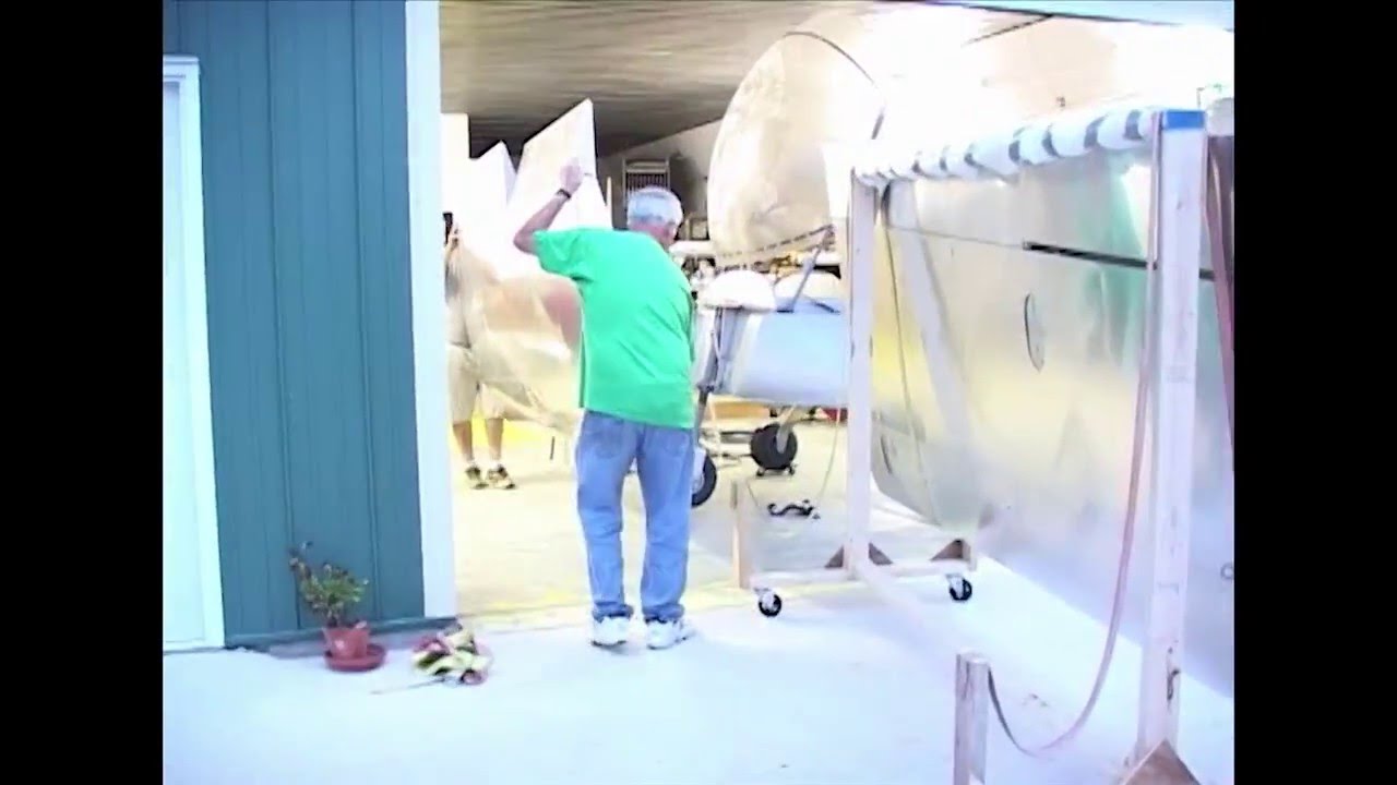 A Practical, Portable Wing Stand - YouTube