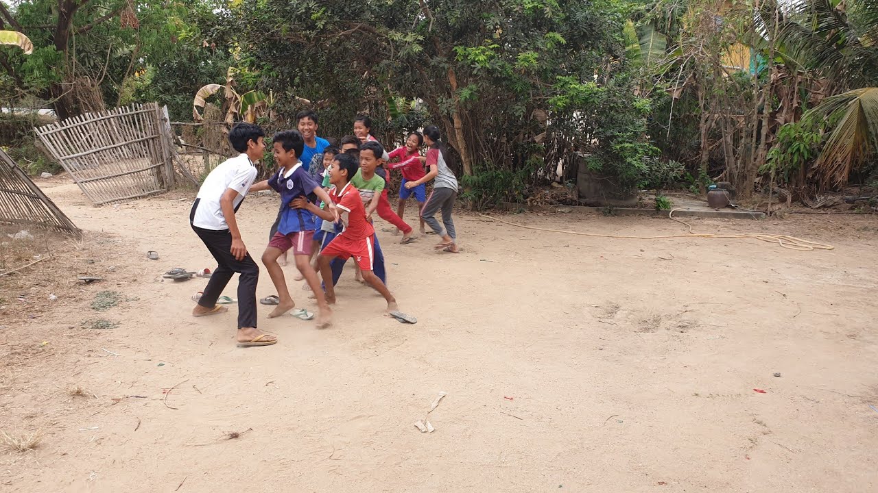 Catch The Chickens Behind A Hen Game | Team Building Game | Fun Outdoor ...