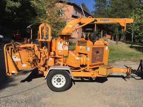 2007 Brush Bandit 250XP Chipper demo - YouTube