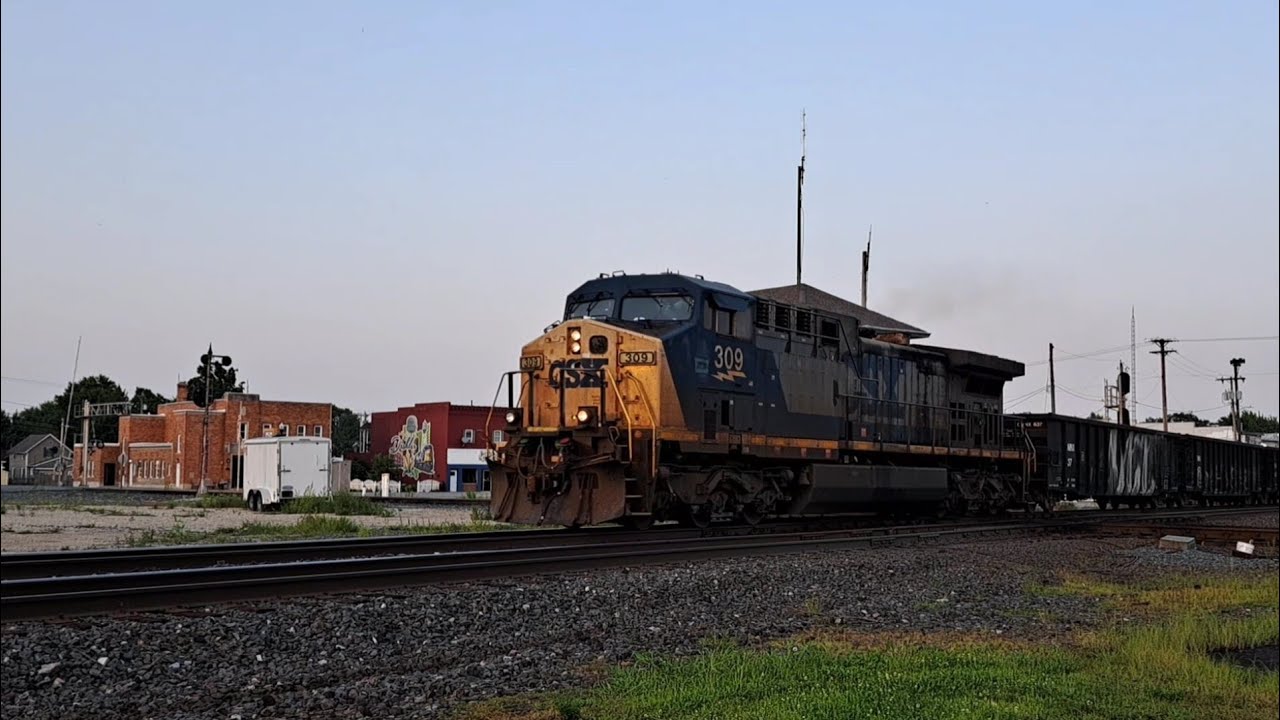 4 quick CSX trains at Deshler Ohio nearing sunset time! 8/19/2023 - YouTube