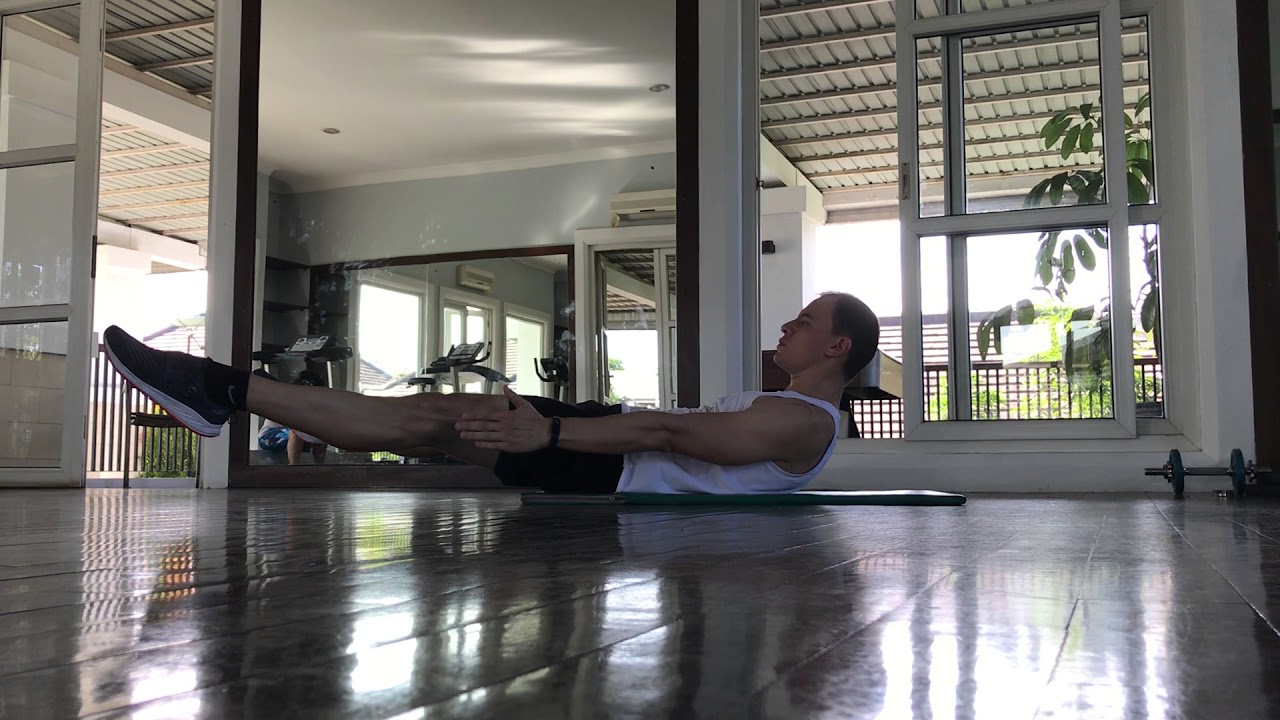 Straddle Hollow Body hold form check - YouTube