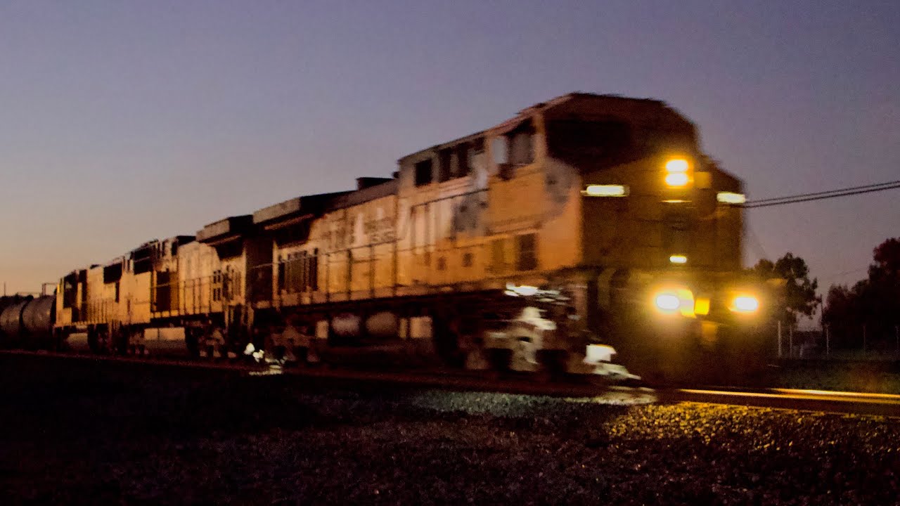 UP 6706 CNW Patch - YouTube
