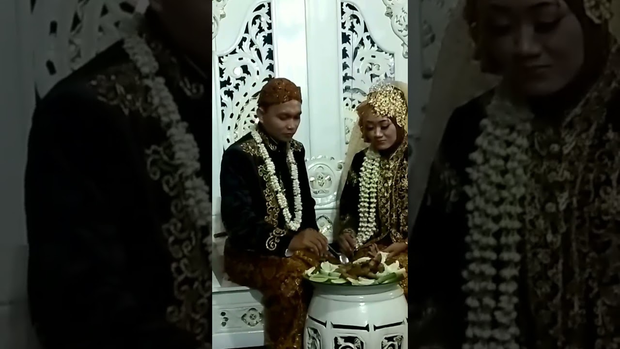 Pengantin baru suap-suapan diiringi takbir#shorts - YouTube