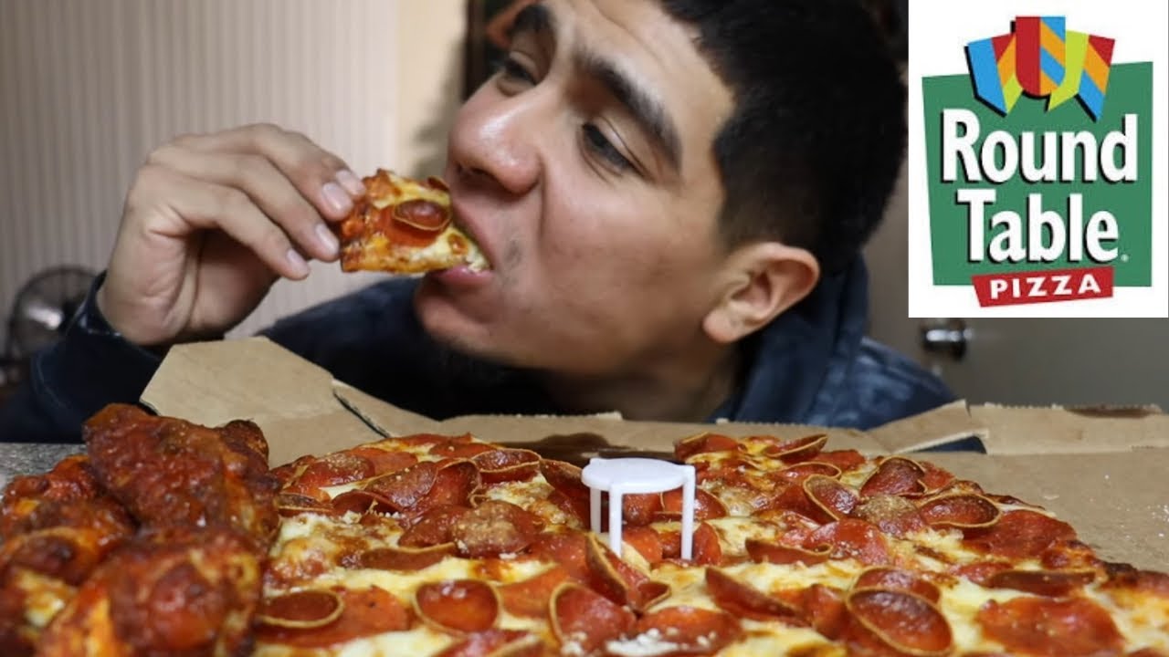 Q&A Mukbang || Round Tables Pizza + Hot Wings - YouTube
