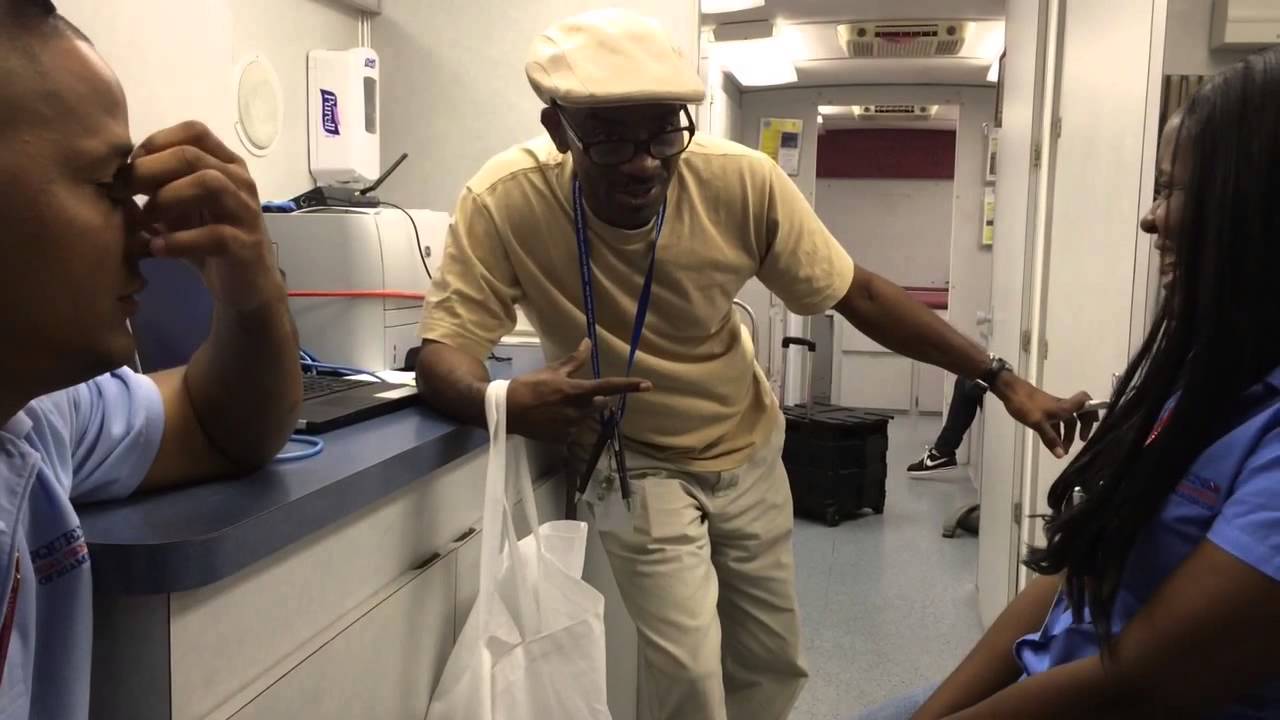 A mobile health van fights the war on HIV/AIDS one case at a time - YouTube