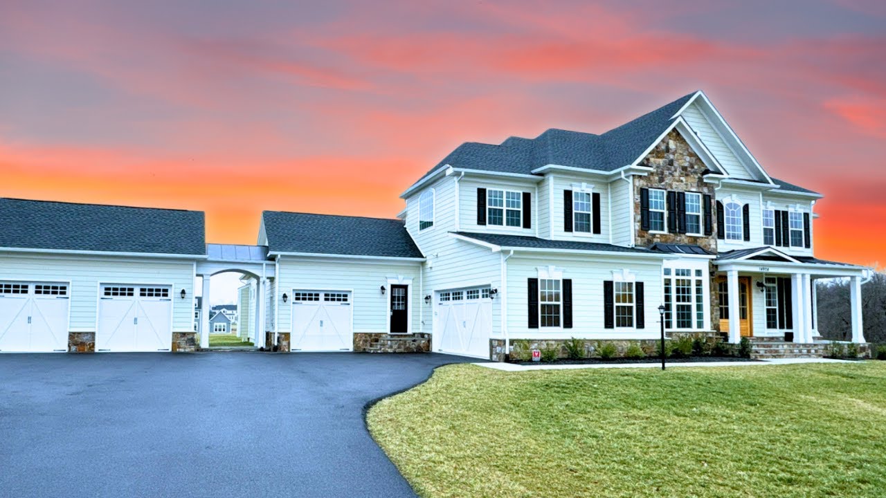 Tour the 6300 sqft Huntwick Model by Carrington on 2 acres located in ...