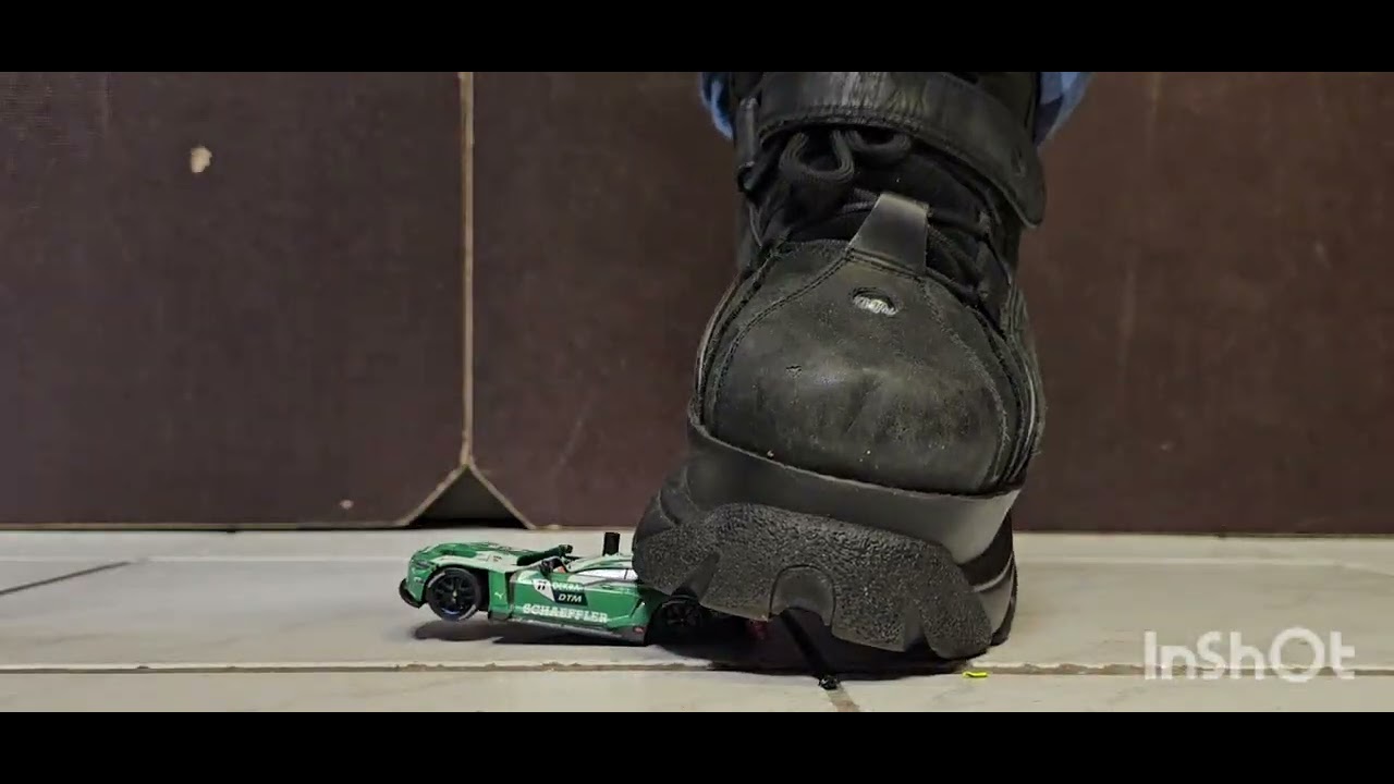 Buffalos crushen Toy Car #crush #crushing - YouTube