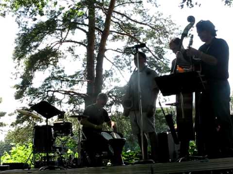 Michael Bissonette with the Philipsek & Asmus Quartet at Munsinger ...