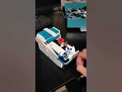 Lego mindstorms inventor useless box - YouTube