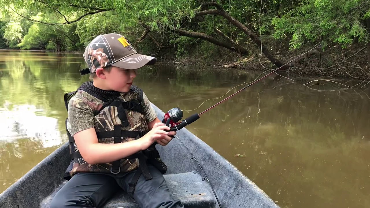 Fishing the Louisiana swamp - YouTube