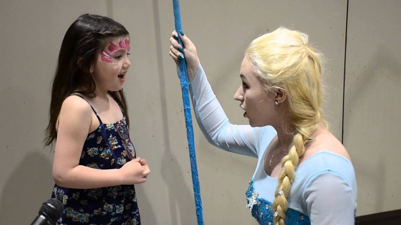Elsa Interview Interupted Planet Comic Con 2015 by Nerd Barrage - YouTube