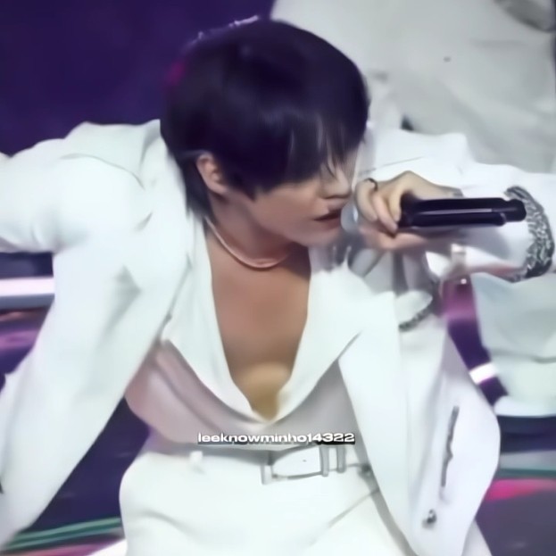 Caption isn't needed! *Nose bleeds* 馃洂馃馃枻 #leeknowstraykids #straykids # ... Caption isn't needed! *Nose bleeds* 馃洂馃馃枻 #leeknowstraykids #straykids # ...
