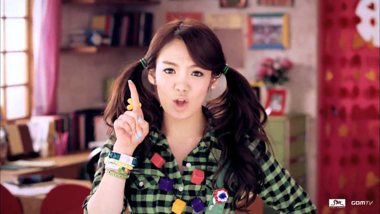 SNSD/Girls Generation-Oh! MV (Lyrics) - YouTube