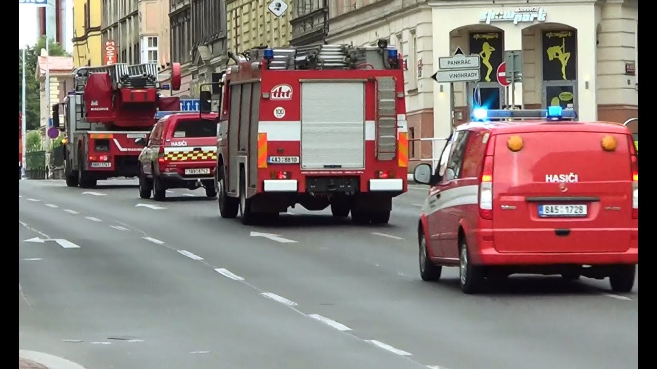 5 fire trucks responding in Prague (CZ) *special unit* | Hasiči Praha ...