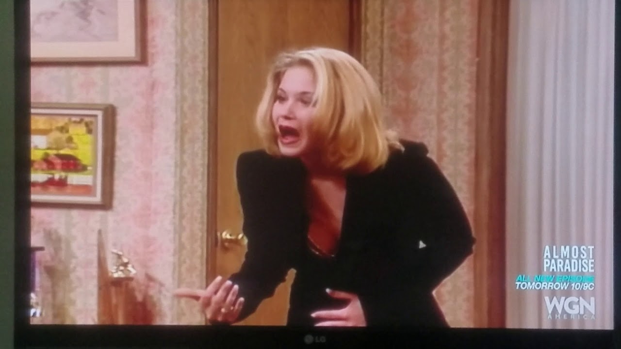 Kelly Bundy/HOT BIKINI - YouTube