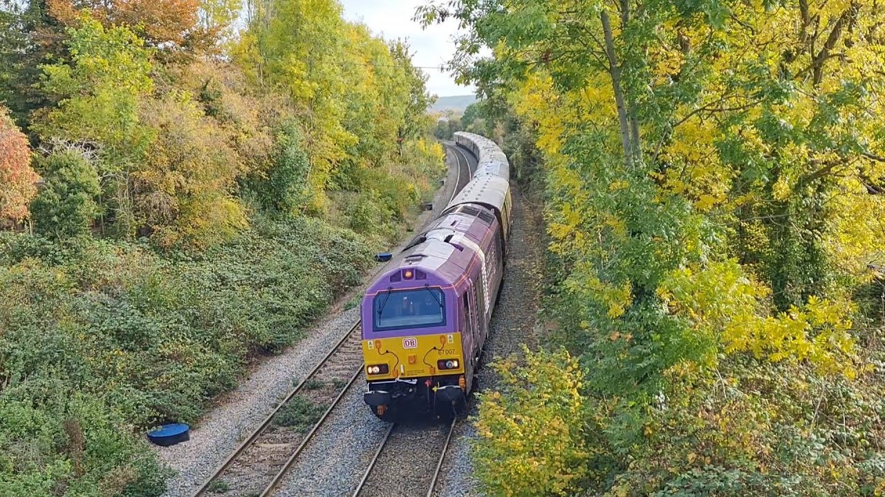 DB Cargo UK 67007 Passes Imber Road Overbridge 19/10/22 - YouTube