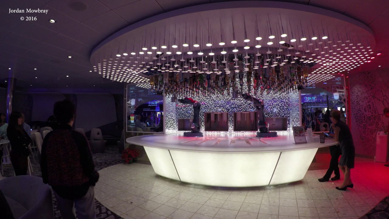 [4K] Bionic Bar Robotic Bartenders Aboard Royal Caribbeans Harmony of ...