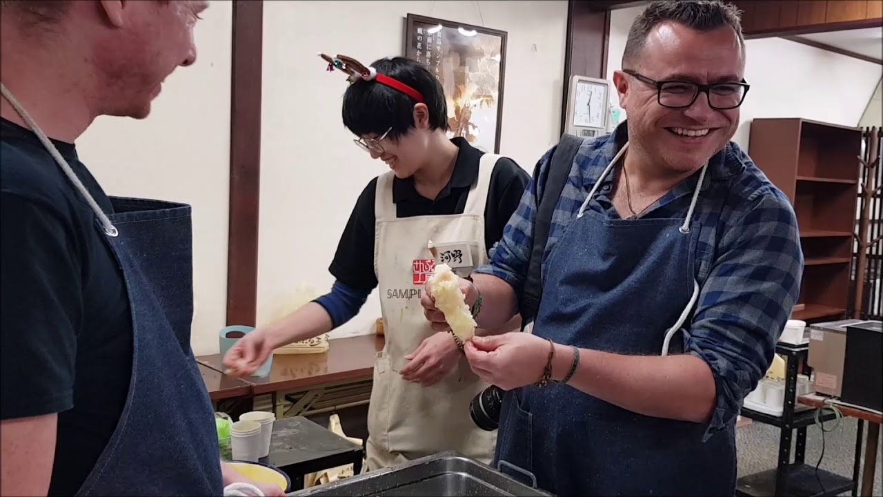 Making sampuru (replica food) in Gujo Hachiman, Japan - YouTube