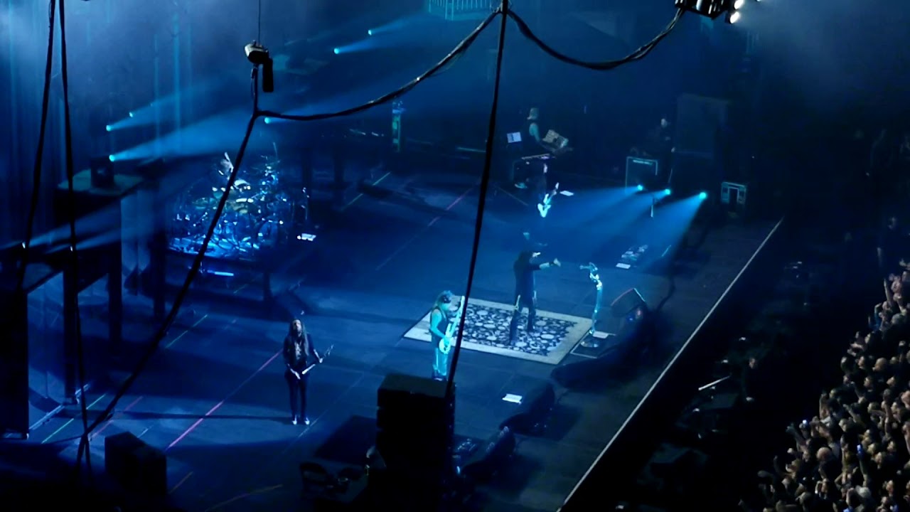 "Shoots and Ladders" + Metallica cover by Korn - Live - YouTube