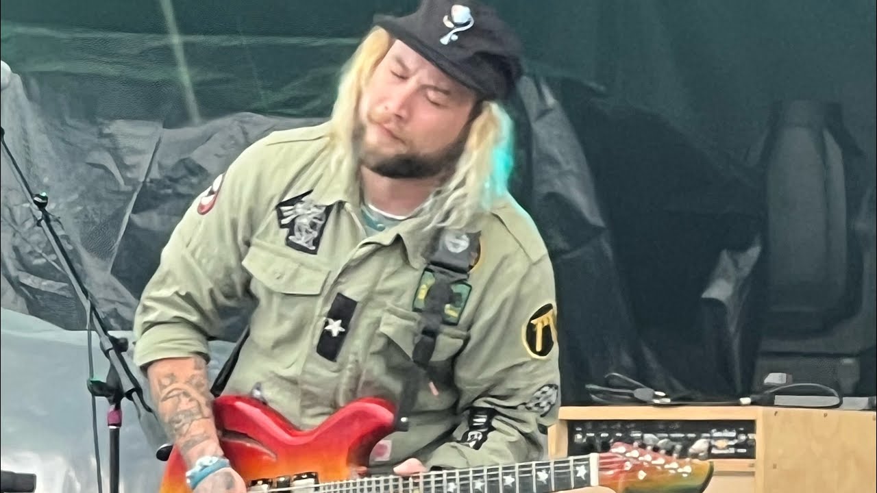 Mihali w/Jeremy Schon from Pigeons Playing Ping Pong- Labamba 6/17/23 ...