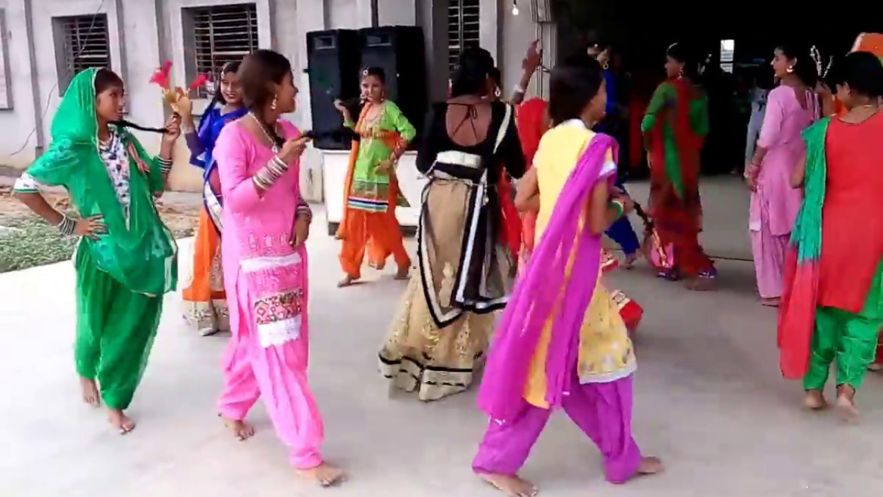 Punjabi Gidda Dance By Vidya The Gurukul Girls - YouTube