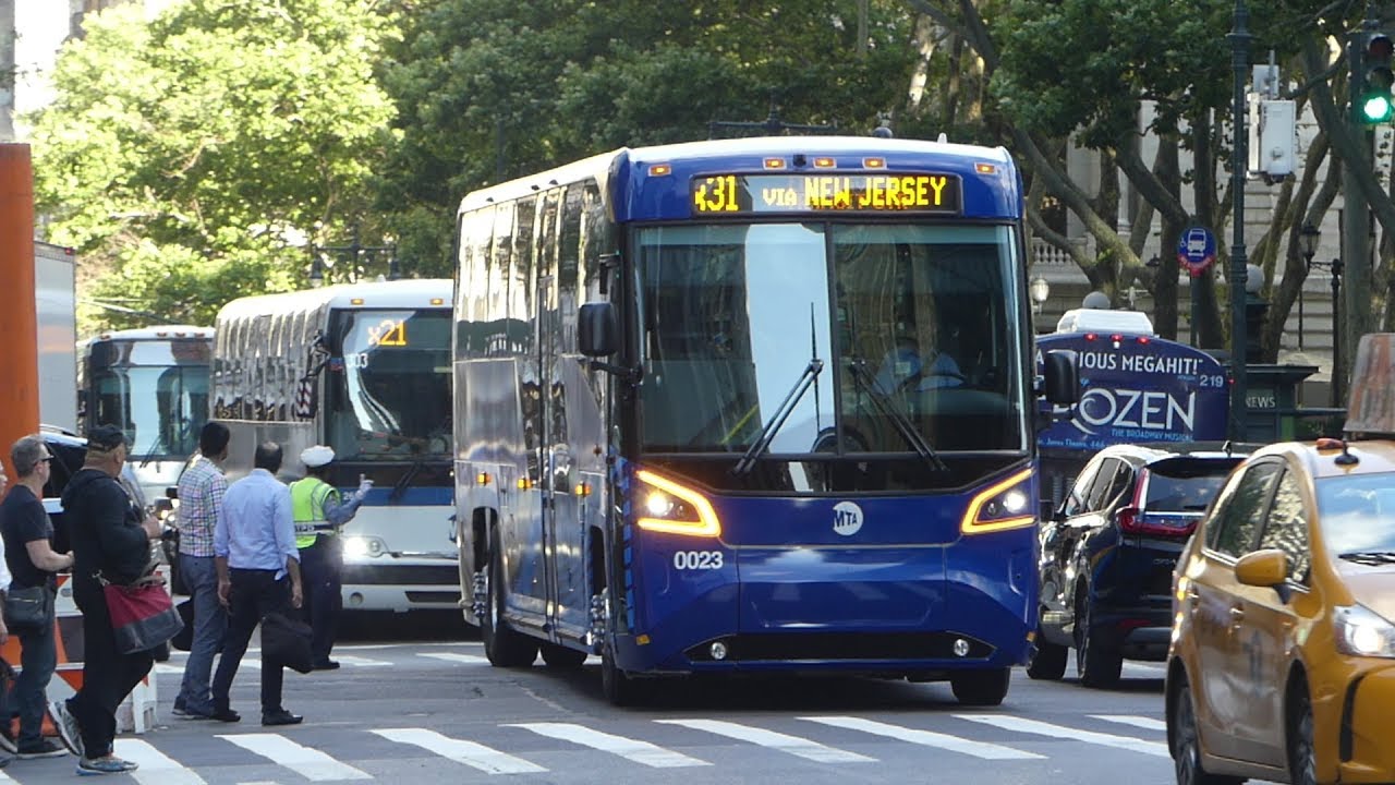 MTA NYCT Bus: 2018 MCI D45 CRT LE X31 Express Bus #0023 at 6th Ave-W ...