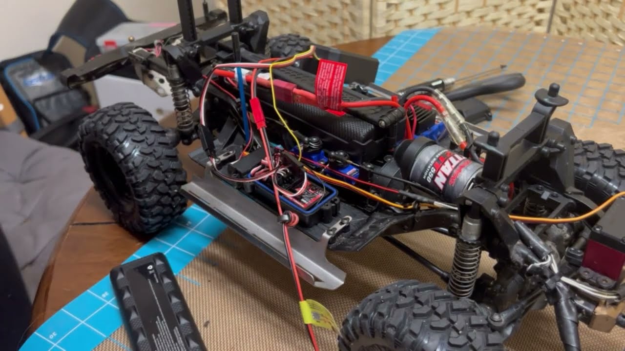THIS SOUNDS EPIC! Sound system on TRX 4 - Real engine simulator - YouTube