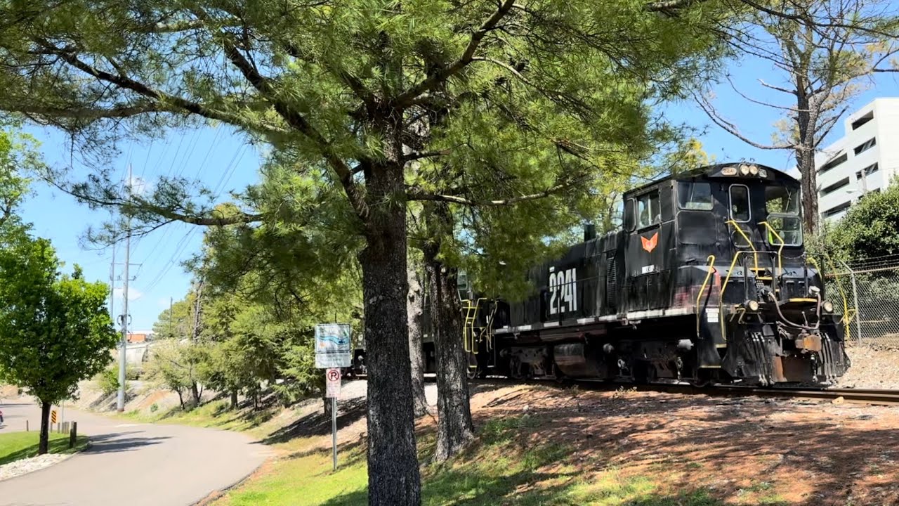 KXHR SW1500 2241 w/ Nice P3 Leads Job 102-15 on 4/15/25 - YouTube