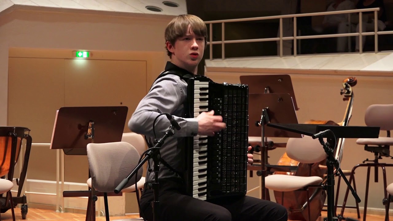 PhilHARMONIKA 2017 - Ryan Corbett [Schottland] - YouTube