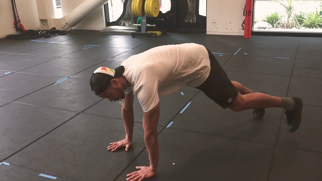 Scapula push-ups - YouTube