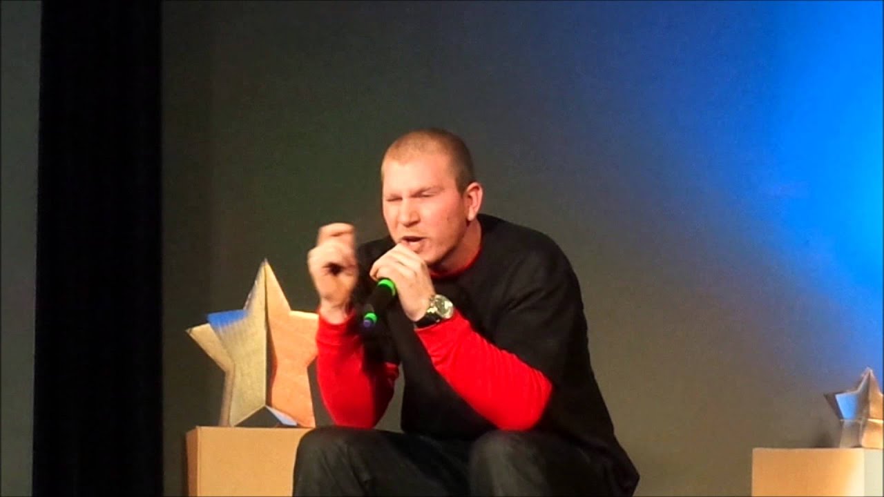 White Boy Wins Rap Competition - YouTube