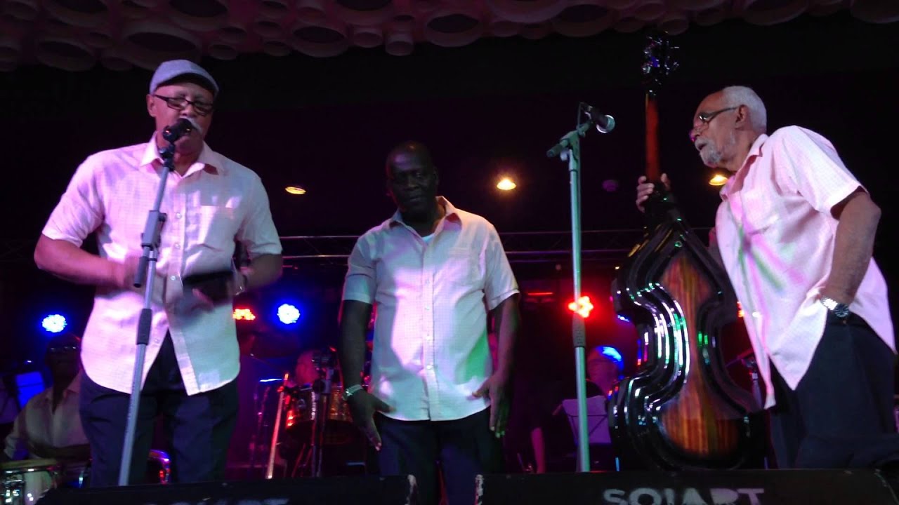 Carlos lebron tocando la campaña - YouTube