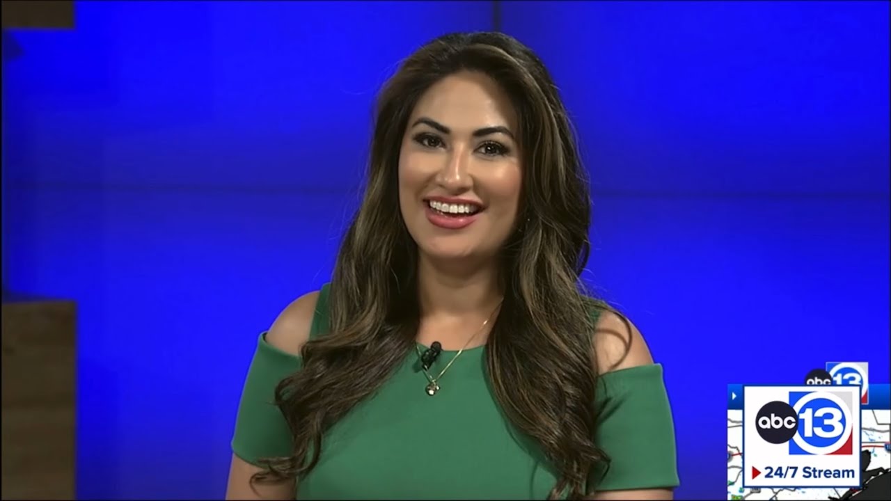 Mayra Moreno gorgeous in green 09/24/2024 - YouTube