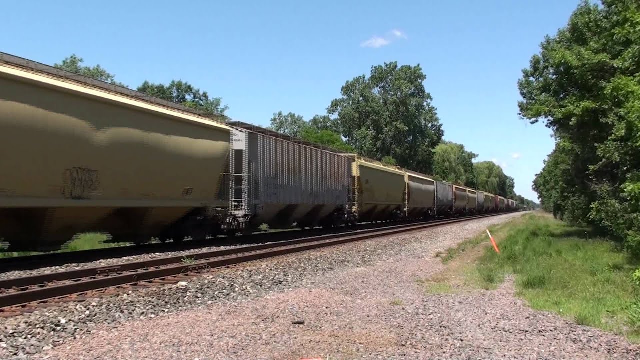 ICE 6458, CITX 3067 & CP 6038 Leads CP 276 East, Lake Forest, IL - YouTube
