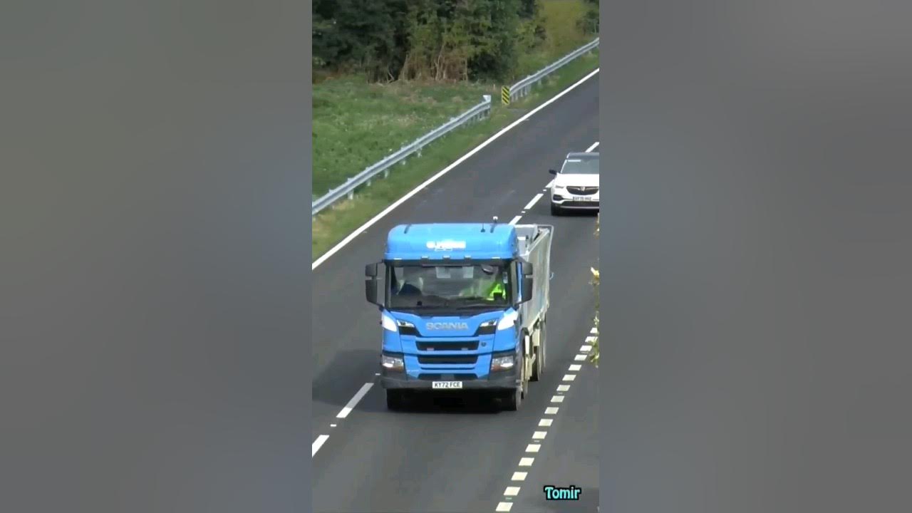 SCANIA V8 motorway A1(M) #tomir #truckspotting - YouTube