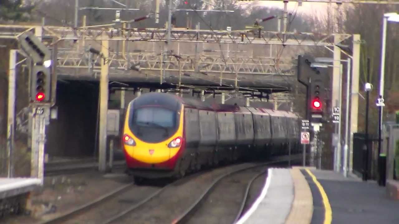 Class 390/1 390115 at Watford Junction - YouTube