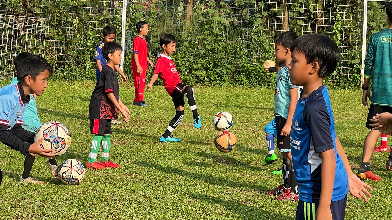 Gocek bola pagi ini - YouTube