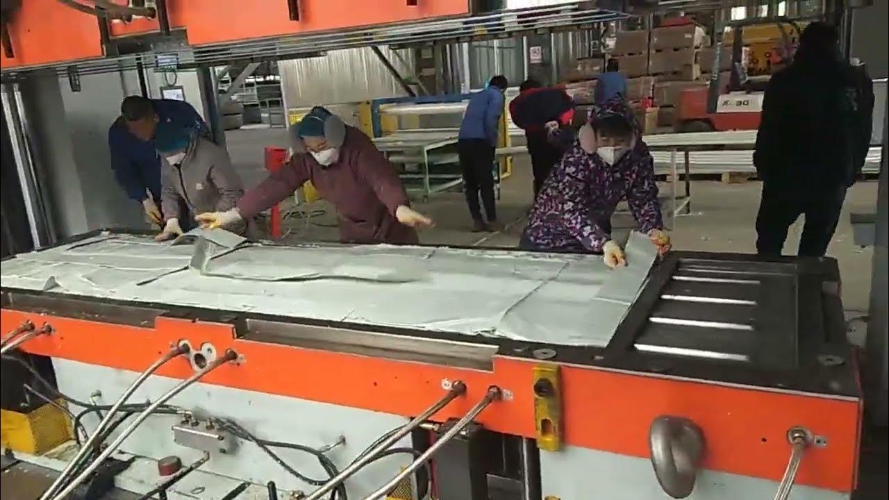 SMC sheet molding compound compression molding - YouTube