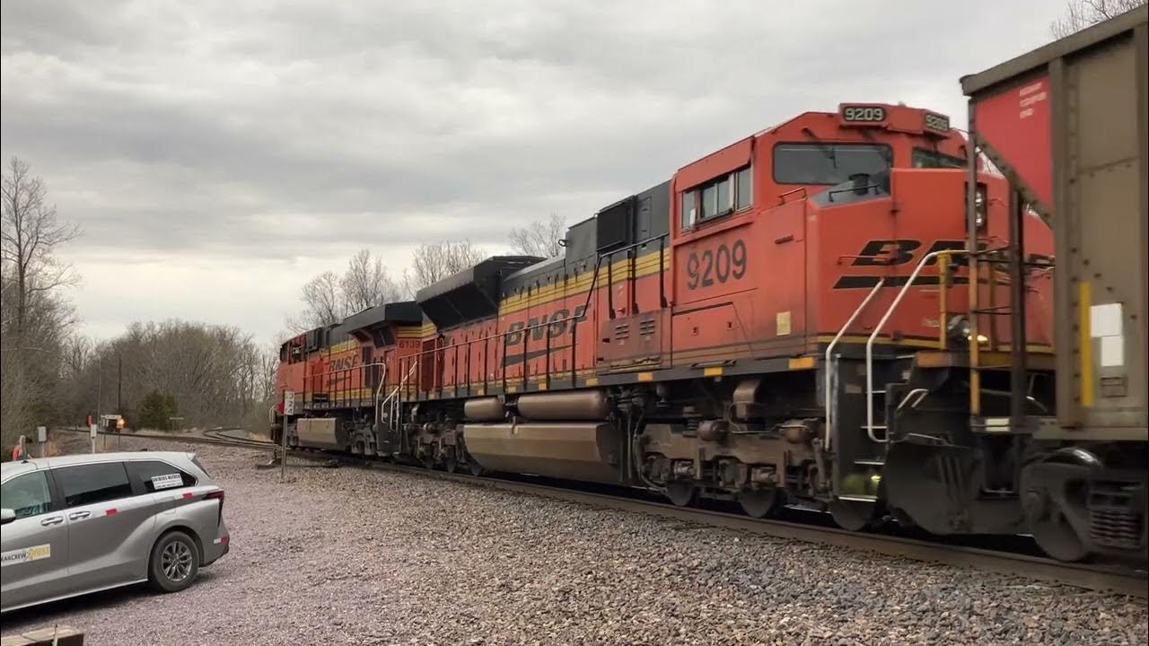 BNSF 6193 at Nielson JCT in Marion, Illinois - YouTube