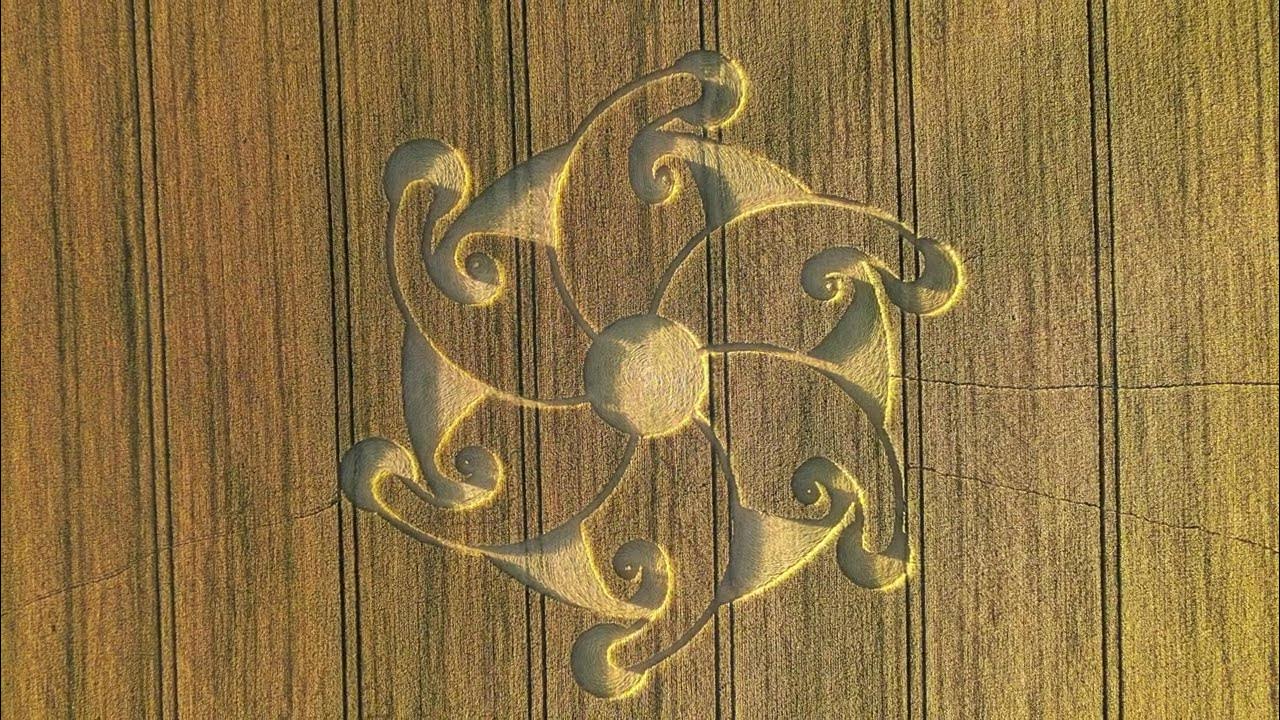 Crop circle in Etchilhampton, Wiltshire - YouTube