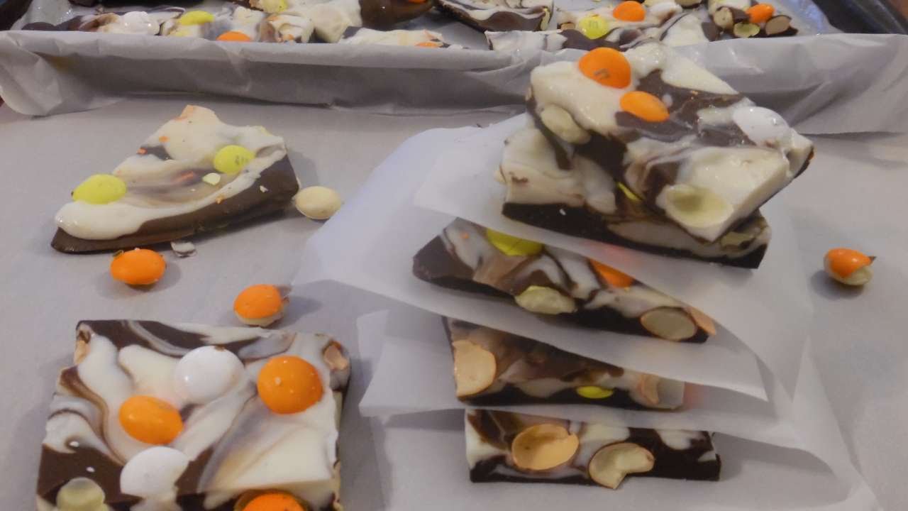 How To Make Colorful Fall Candy Bark - DIY Food & Drinks Tutorial ...