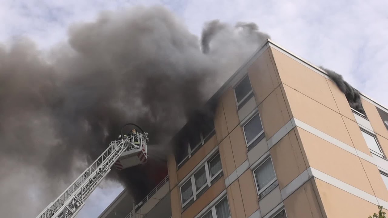 [HOCHHAUSBRAND] - WOHNUNG IM VOLLBRAND IM 7. OG - DURCHZÜNDUNG ...