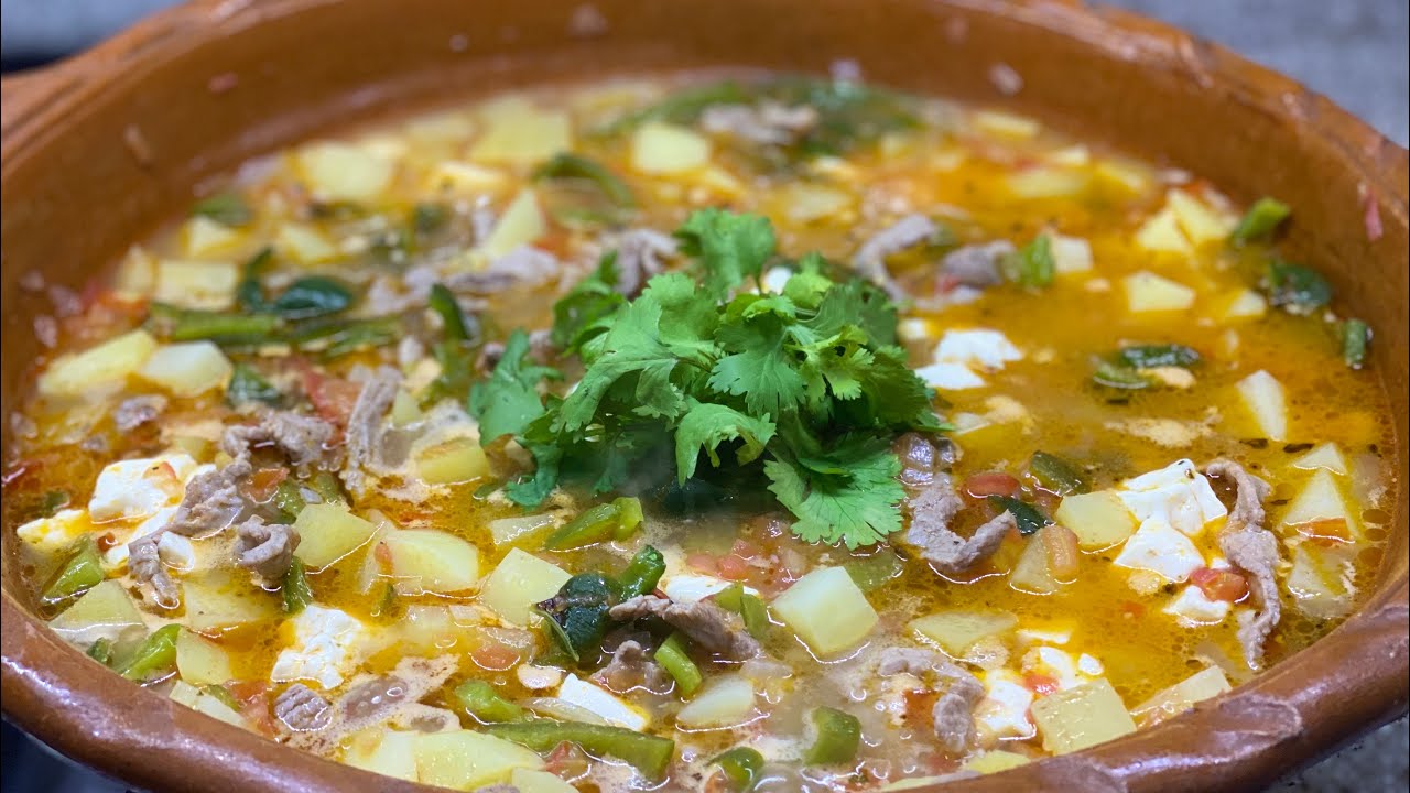 Caldillo de papas con carne - YouTube