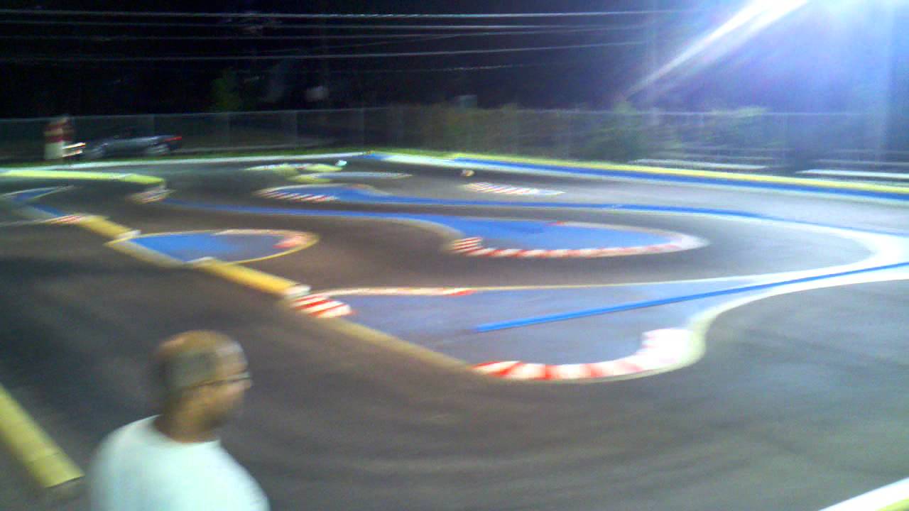 Jackson RC 6/4/11 17.5 Blinky Club race - YouTube