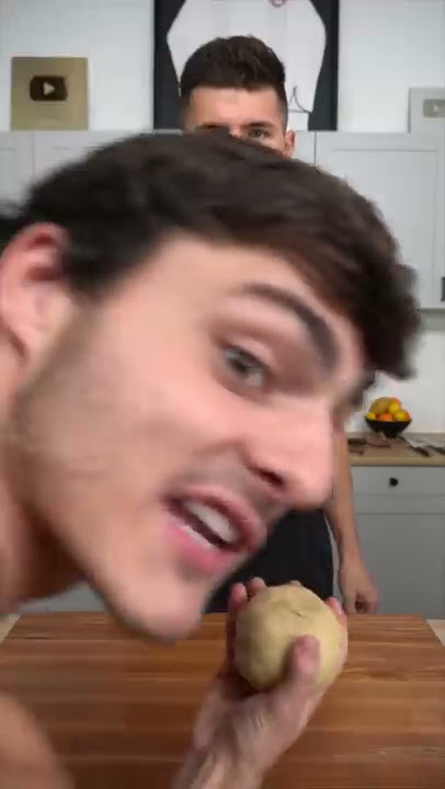 Giant Cannoli (ft. QCP) - YouTube