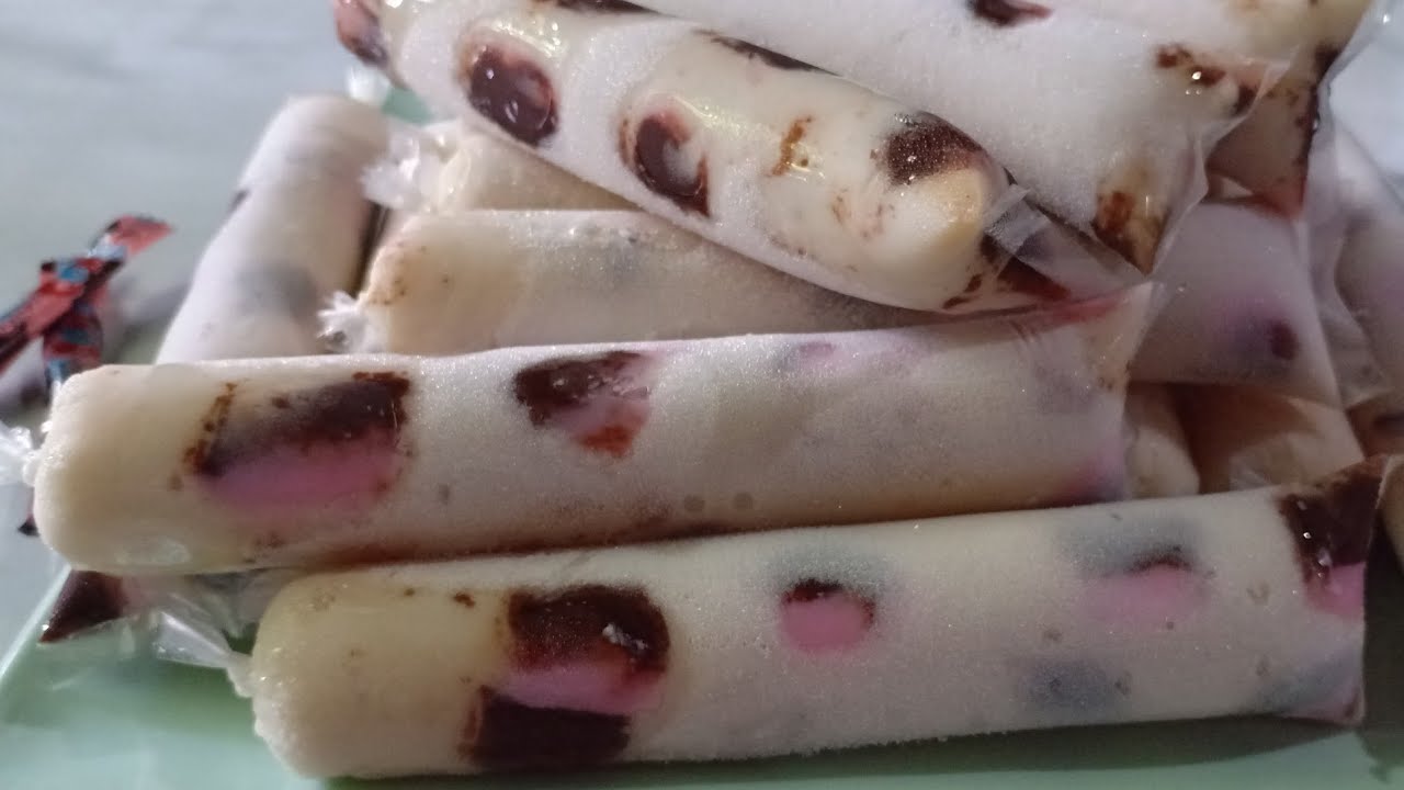 CHOCO STRAWBERRY MILK ICE CANDY RECIPE [Yummy And Sweets] - YouTube